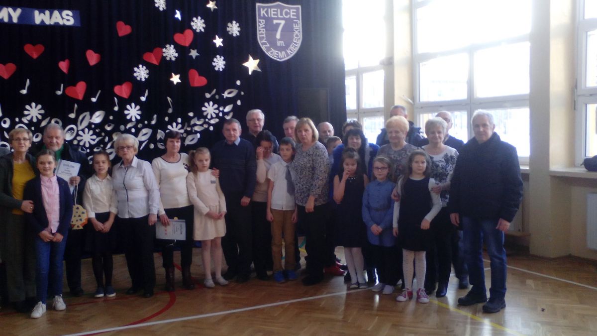 DZIEŃ BABCI I DZIADKA | Szkoła Podstawowa nr 7 im. Partyzantów Ziemi Kieleckiej w Kielcach